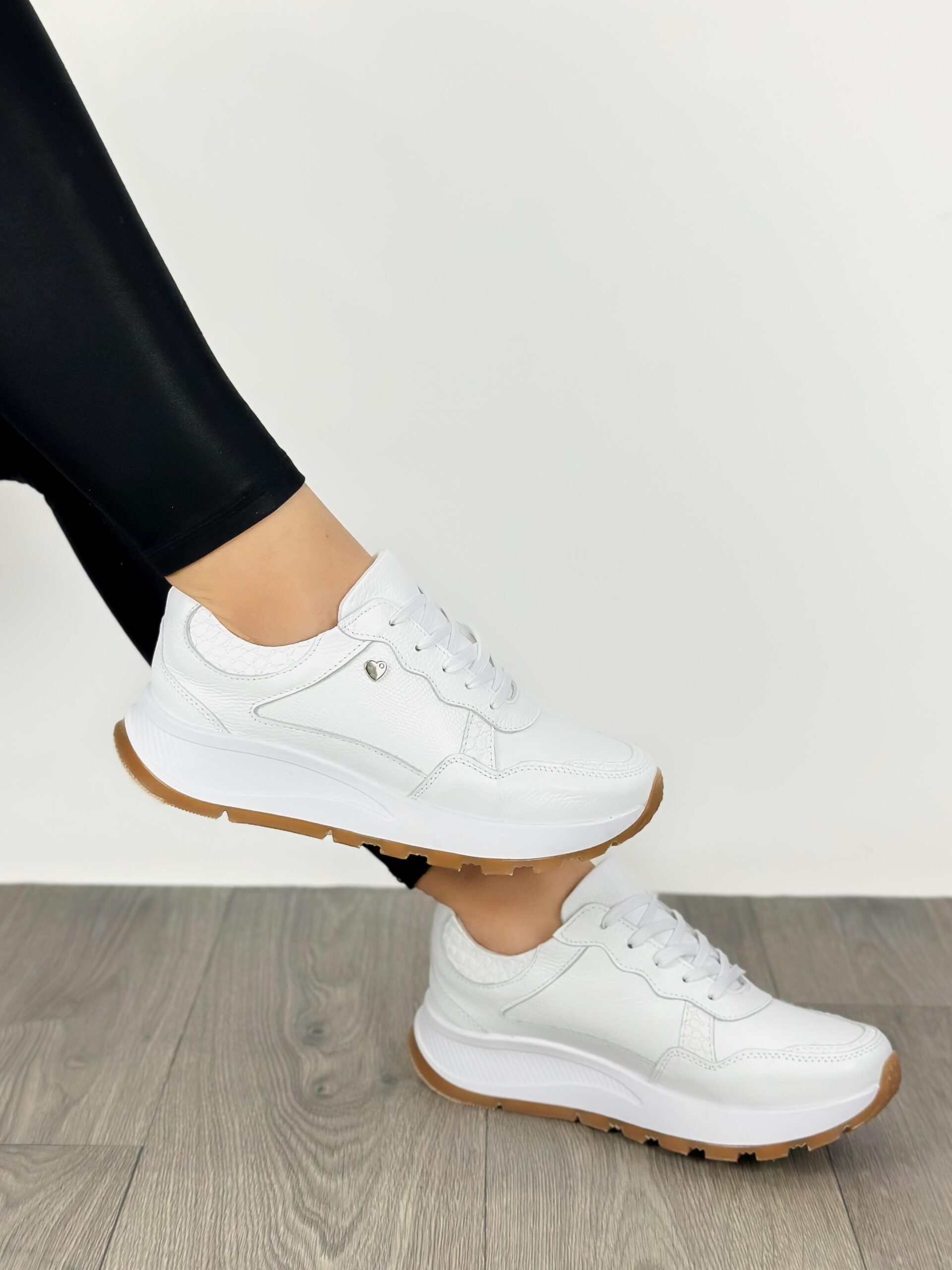 Tenis Blanco sharith (640) Elegancia y Confort para tu Estilo