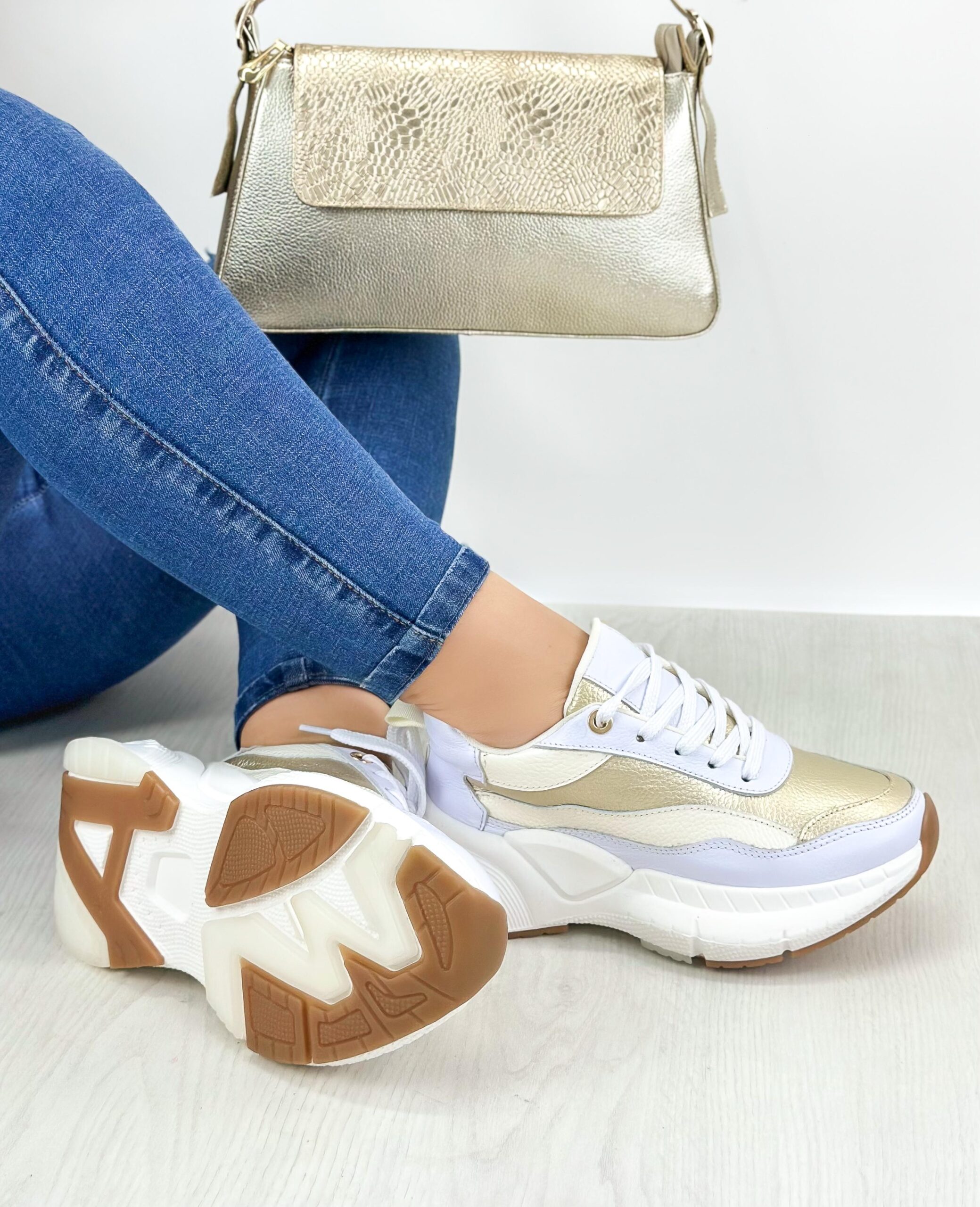 Tenis Blanco x Dorado (604) sharith Elegancia y Confort